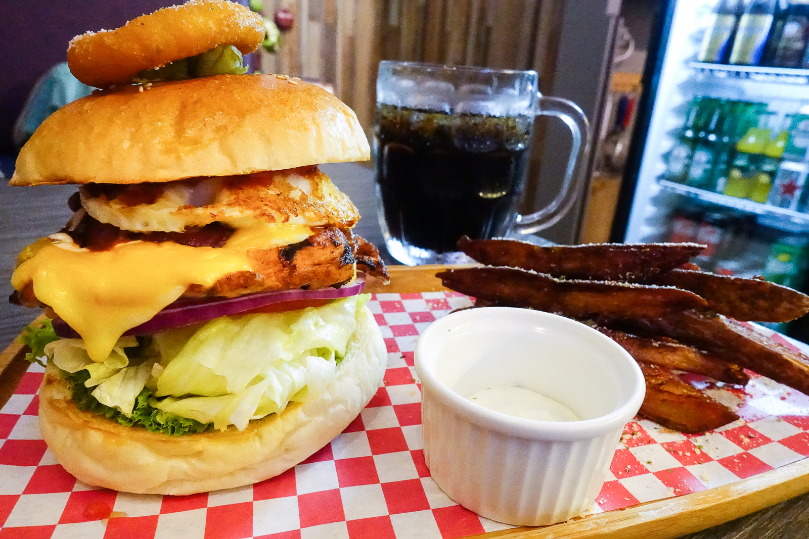 【台南美食】Kook Burger 美式餐廳 手作漢堡專賣！大口咬下多汁豐盛美式漢堡好滿足！ - 用快門記錄著生活